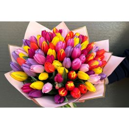 Buchetul cu 101 de lalele multicolore