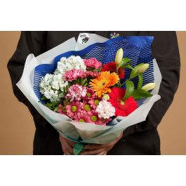 Buchet cu crin si hortensie